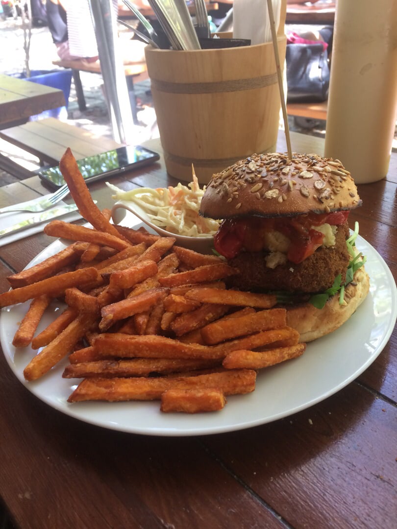 Chicken Cheeseburger at Lia's Kitchen - 100% Vegan, Berlin - Vegan Dish ...
