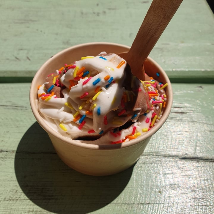 Grumpy & Runt | Little Deli & Donuts Cape Town City Centre, South ...