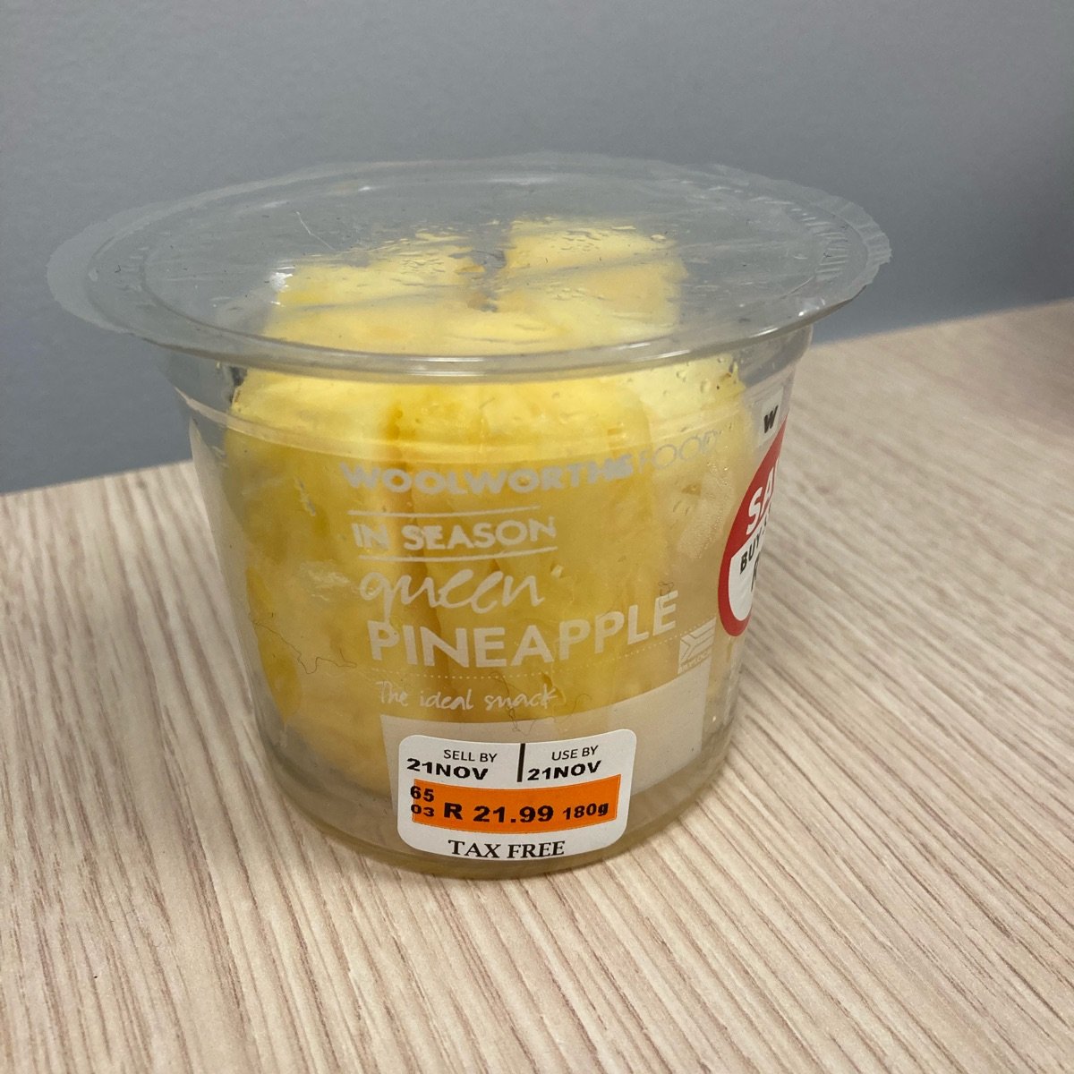 Queen Pineapple from Woolworths Food - Vegan Product Reviews & Ratings ...