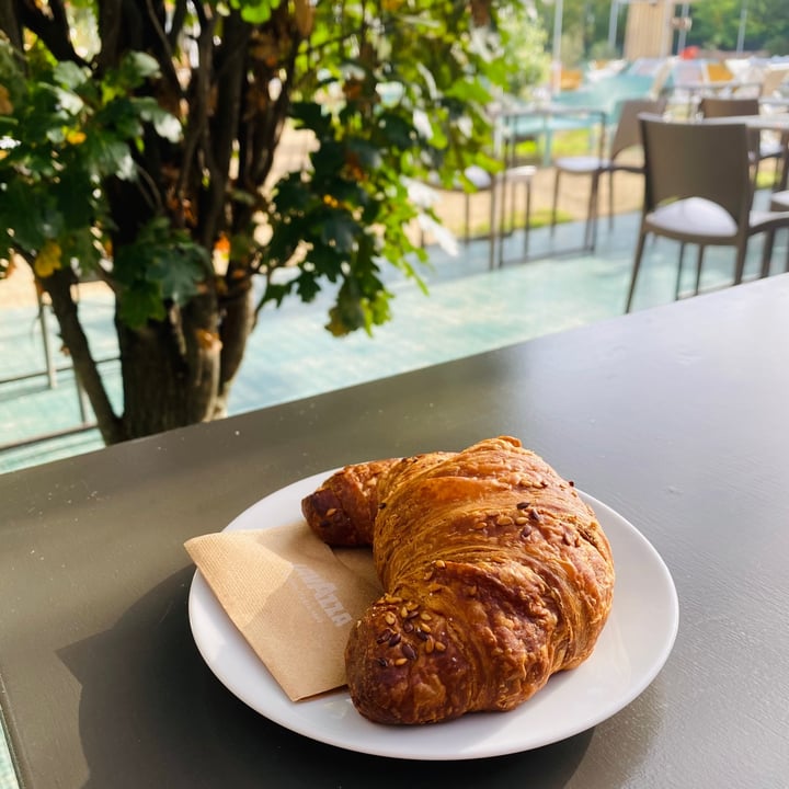 Post'ò Cafè Prato, Italy Cornetto Vegano Review | abillion