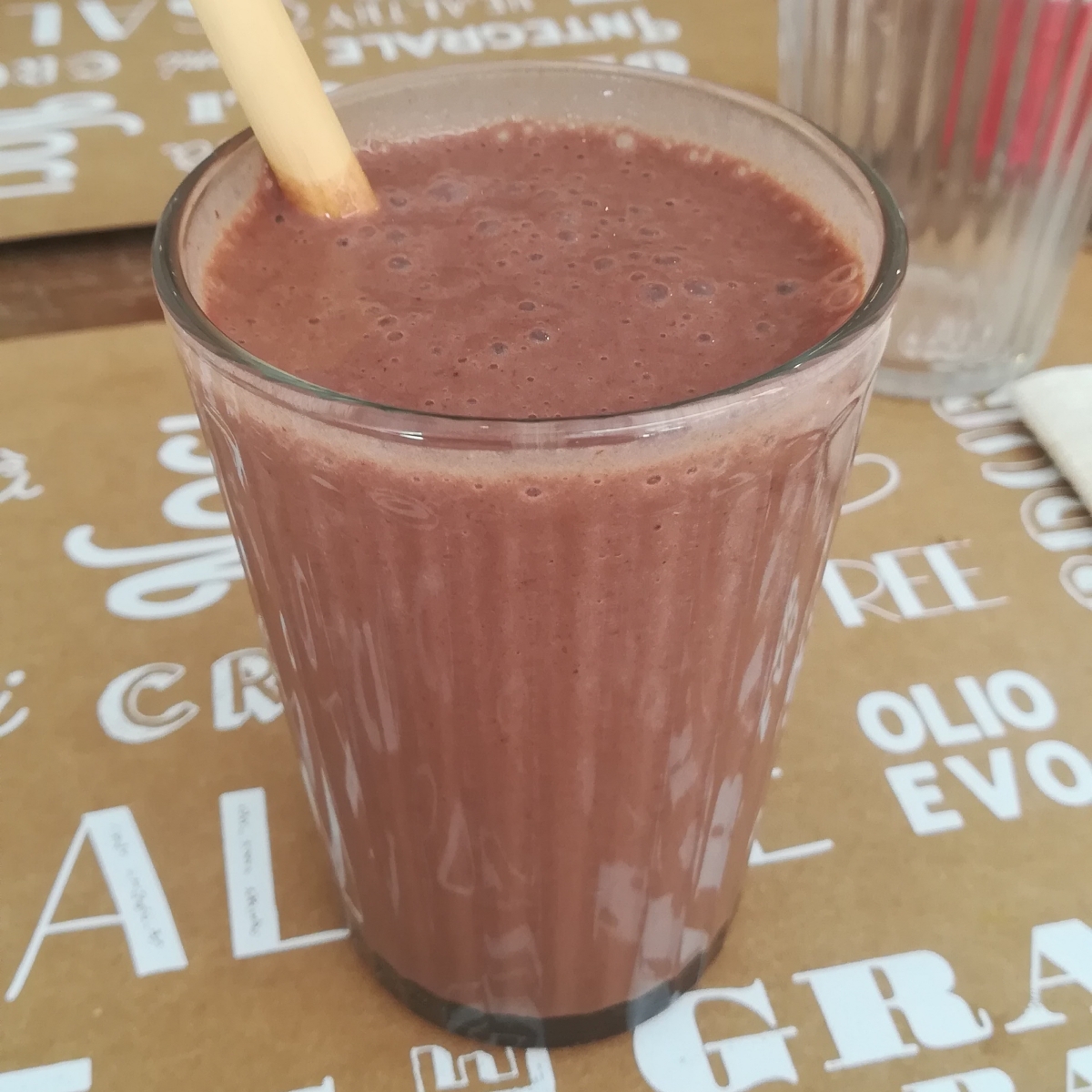 Milkshake banana e cioccolato crudo at Sementis - Review by ...