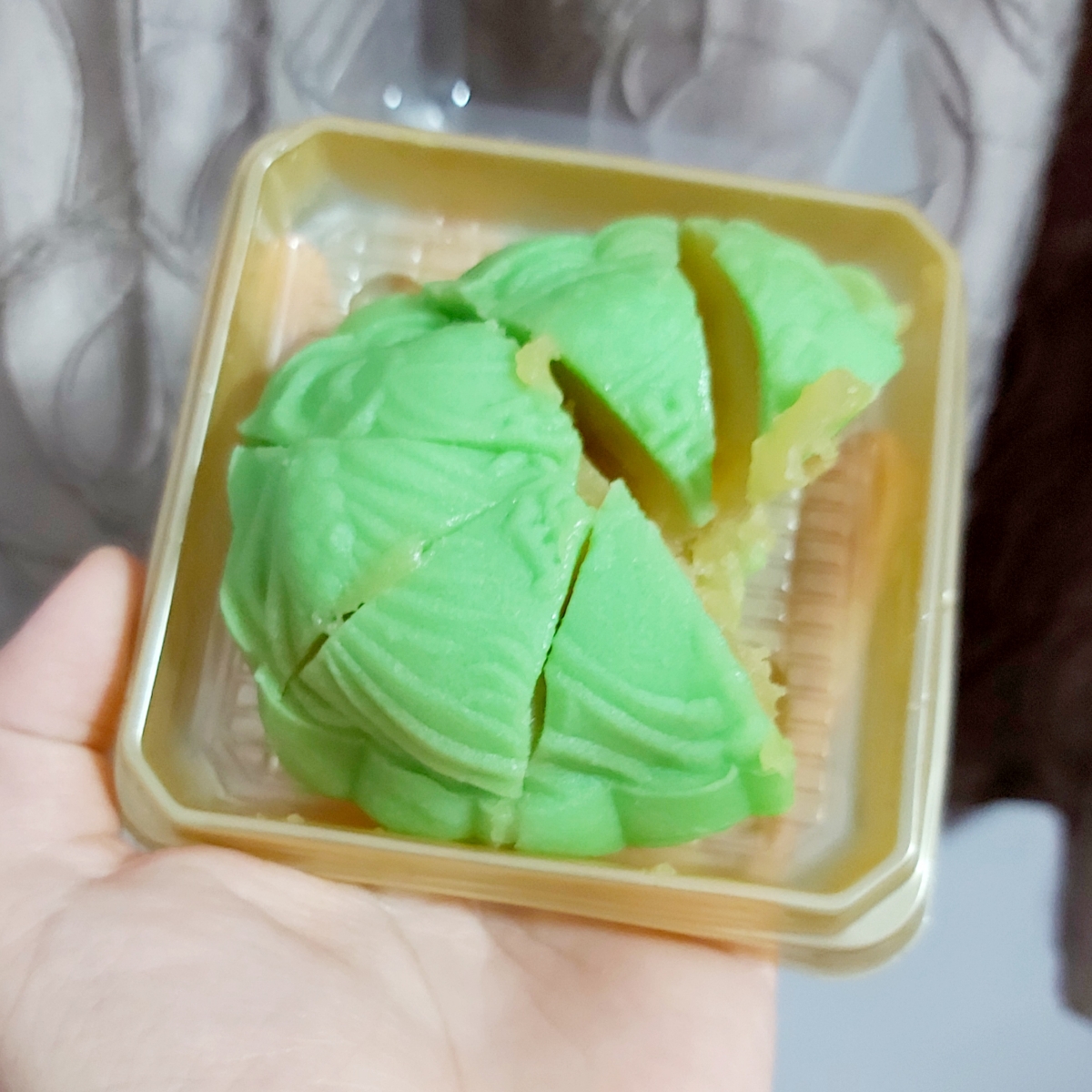 Swee heng Vegetarian Mung Bean Snowskin Mooncake Reviews | abillion