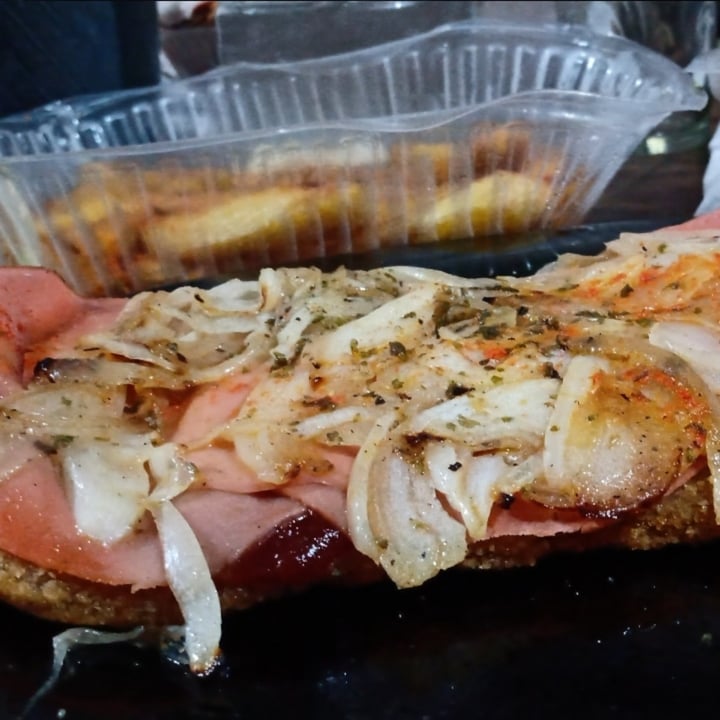 El Garage Bar Cervecería Adrogué, Argentina Mila BBQ vegan Review ...
