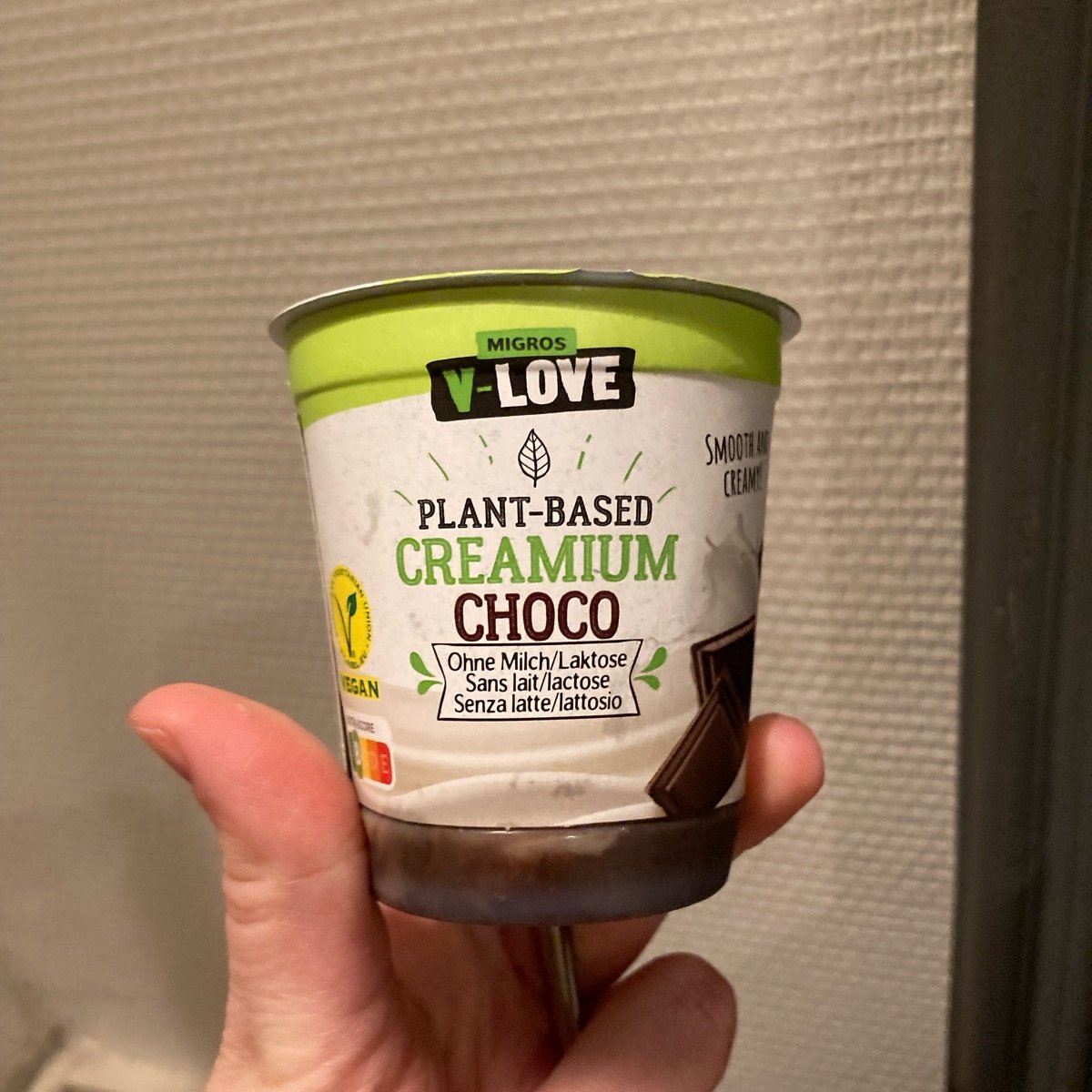 Plant-based Cremium Choco from Migros V-Love - Vegan Product Reviews ...