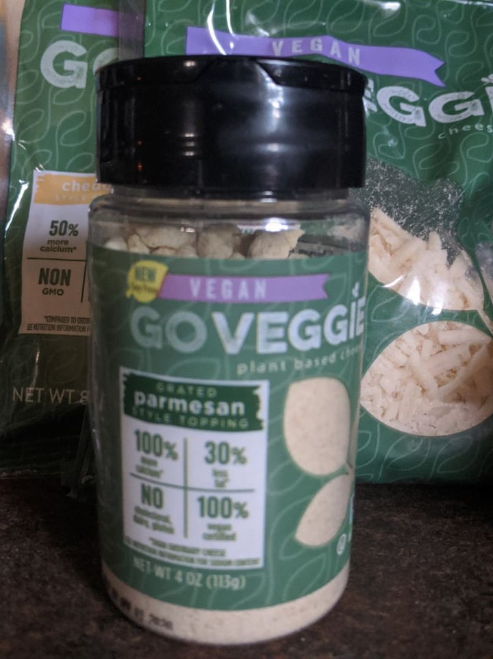 GO VEGGIE Vegan Parmesan Grated Topping Review | abillion