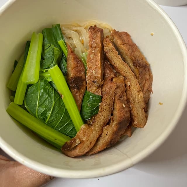 Bamee Moodaeng at แขกเข้าครัว - Kaek Kao Kua, Bangkok - Vegan Dish ...