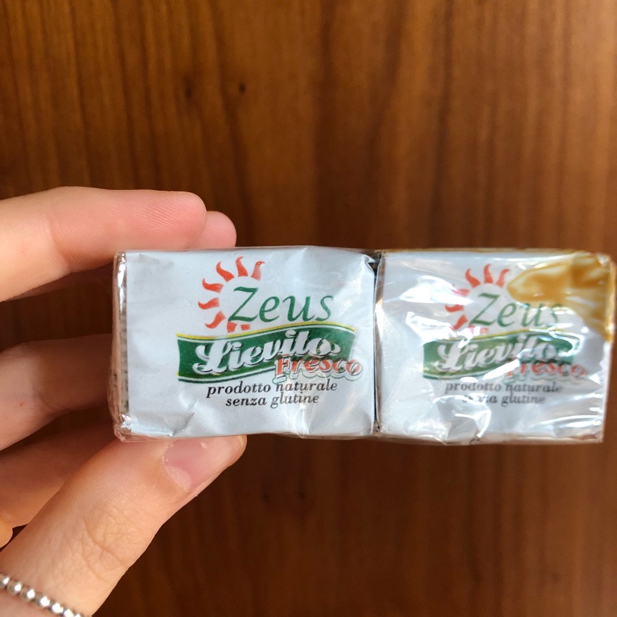 Lievito fresco from Zeus - Vegan Product Reviews & Ratings | abillion