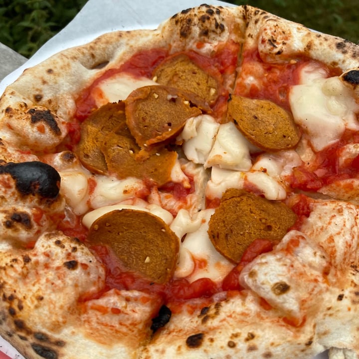 Purezza Manchester United Kingdom Vegan Peperoni Review | abillion