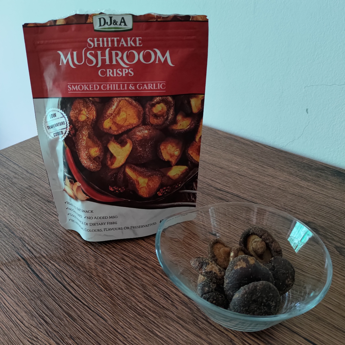 Shiitake Mushroom Crisps - Smoked Chilli & Garlic from DJ&A - Vegan ...