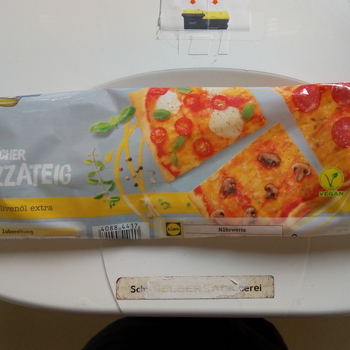 Frischer XXL Pizzateig from Chef select and you - Vegan Product Reviews ...
