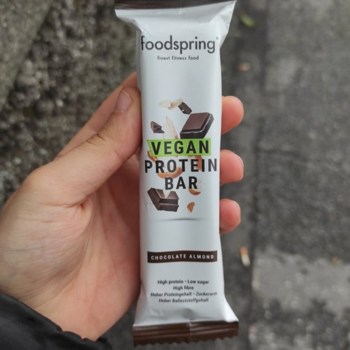 Foodspring Vegan Protein Bar Chocolate Almond Review | abillion