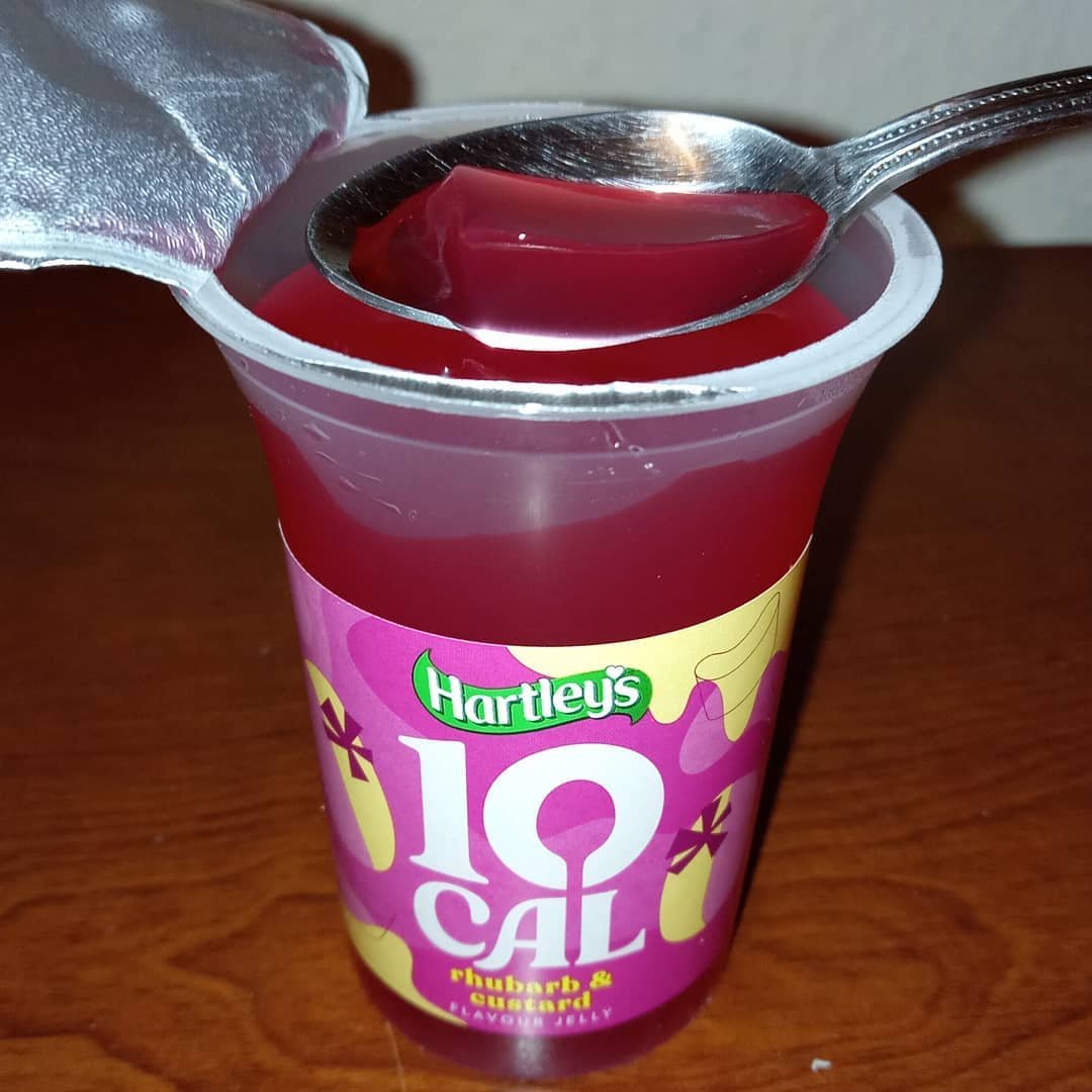 10 Cal Rhubarb & Custard Flavour Jelly from Hartley’s - Vegan Product ...