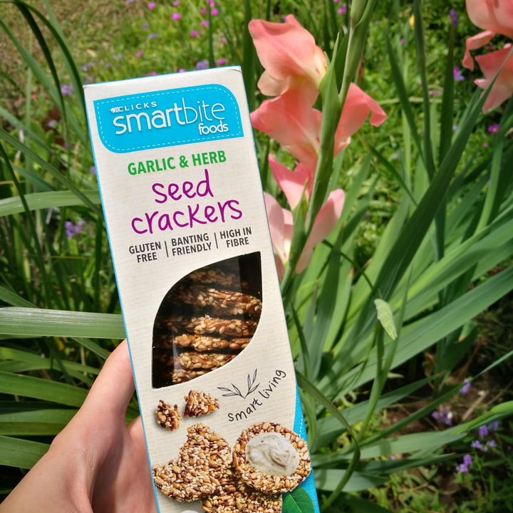Clicks Smartbite Garlic and herb seed crackers Review | abillion