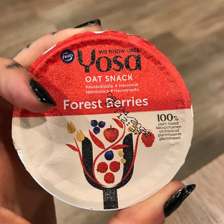 Yosa Forest Berries Oat Snack Review | abillion