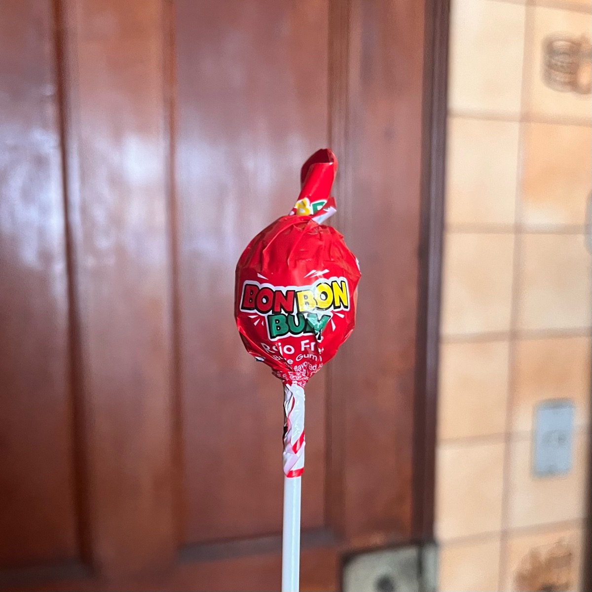 Chupetin rojo fresa from BonBon Bum - Vegan Product Reviews & Ratings ...