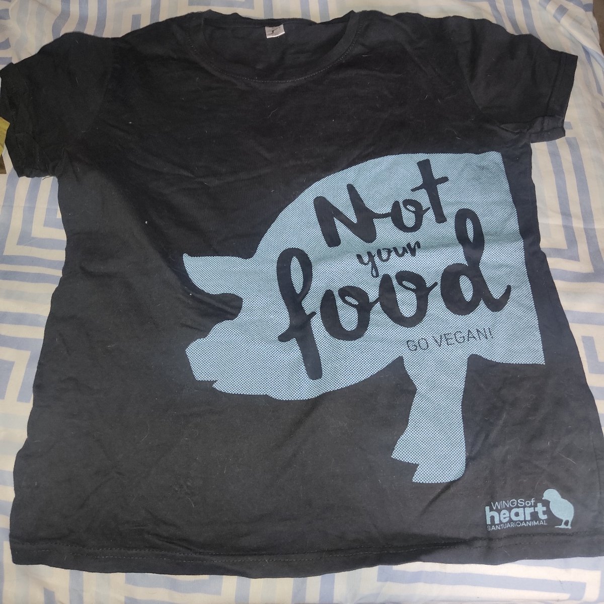 Camiseta Not Your Food from Santuario Vegan - Vegan Product Reviews ...