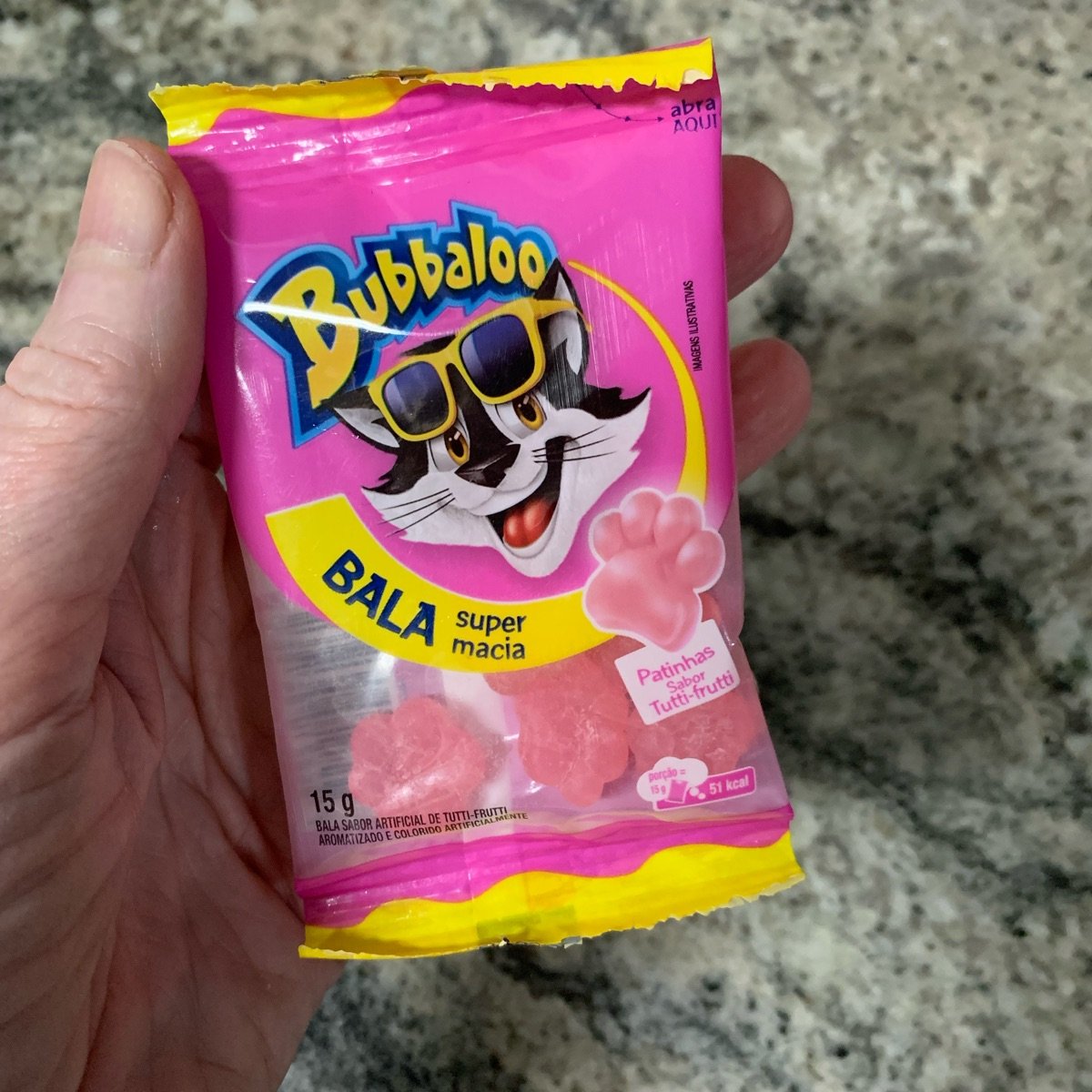 Mini bala - patinhas sabor Tutti-frutti from Bubbaloo - Vegan Product ...