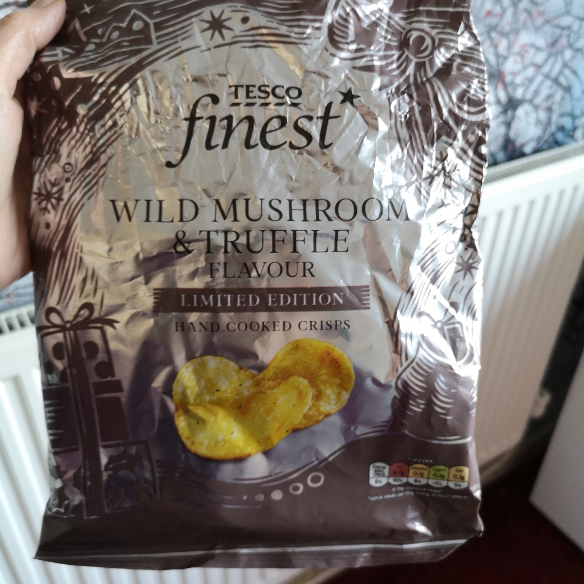 Tesco Finest Wild Mushroom And Truffle Flavour Hand Cooked Crisps ...