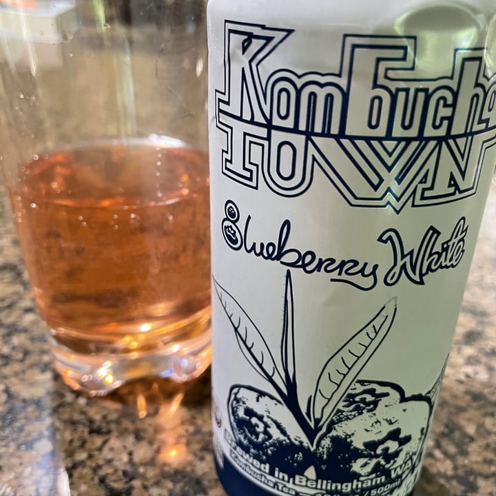 Kombucha Town Blueberry white kombucha Review | abillion