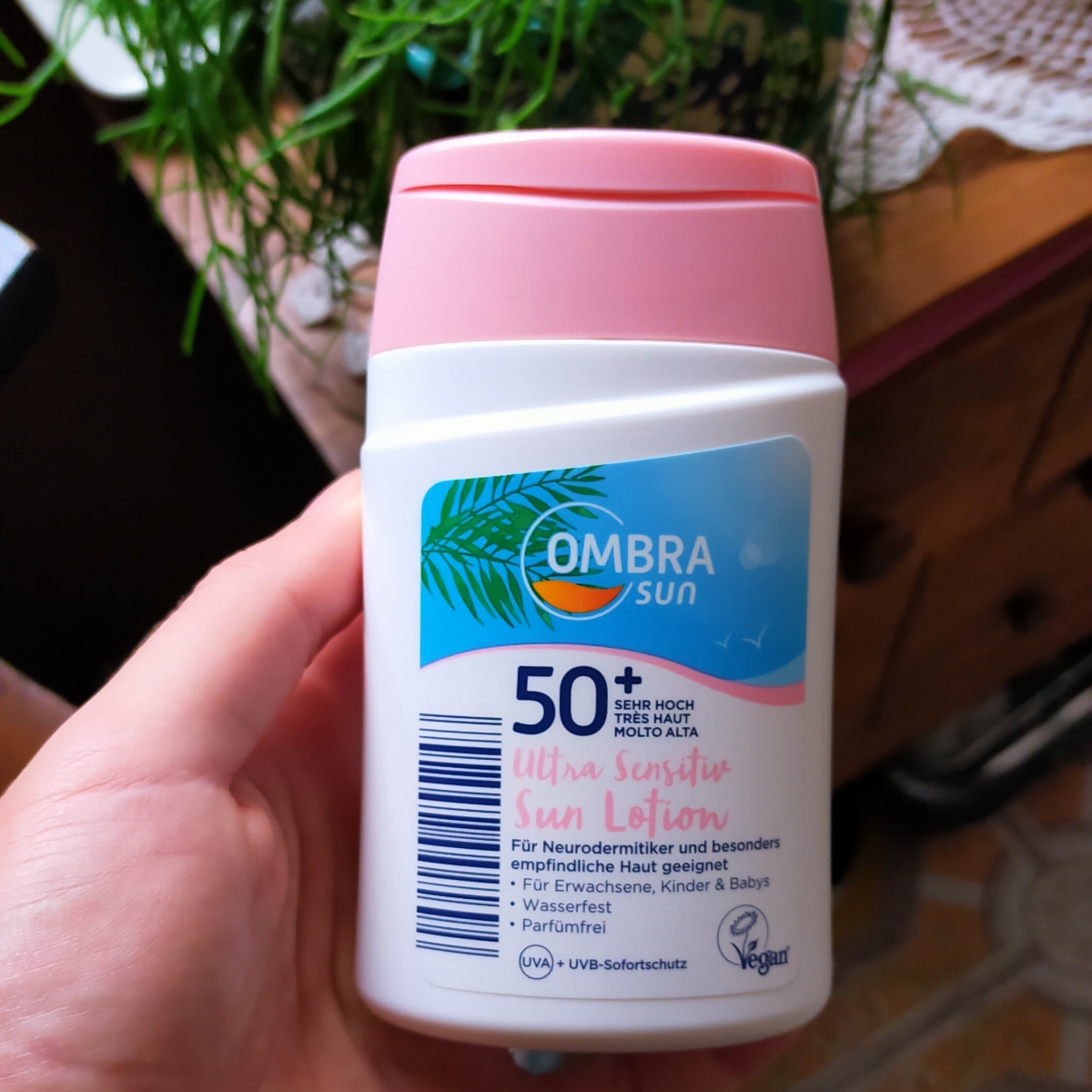 Lozione solare ultra sensitive SPF 50+ from Ombra sun - Vegan Product ...