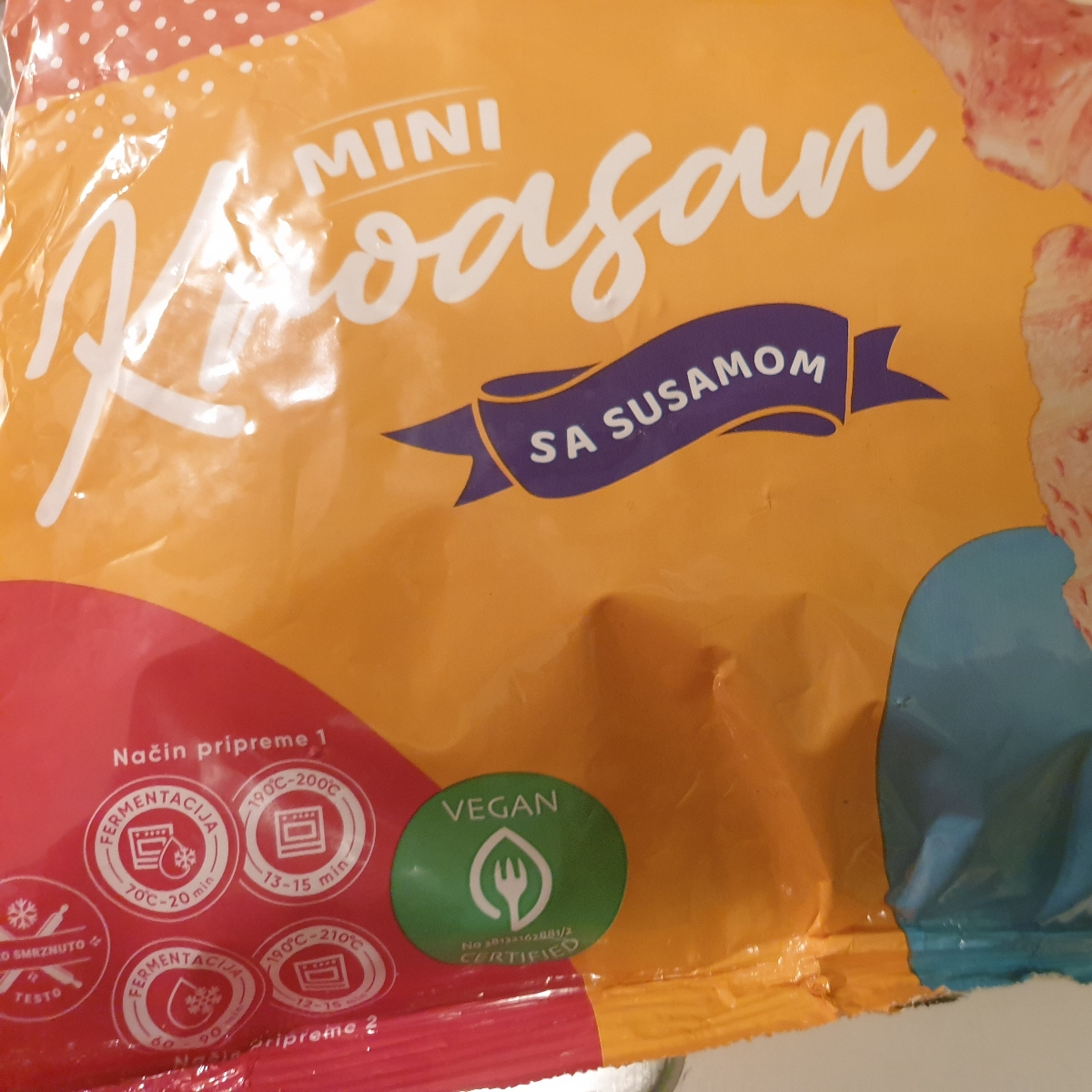 MINI Kroasan sa susamom from Moka - Vegan Product Reviews & Ratings ...