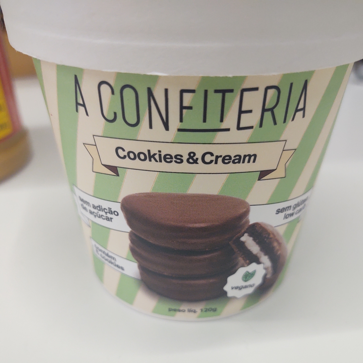 Cookies & cream from a confitaria - Vegan Product Reviews & Ratings ...