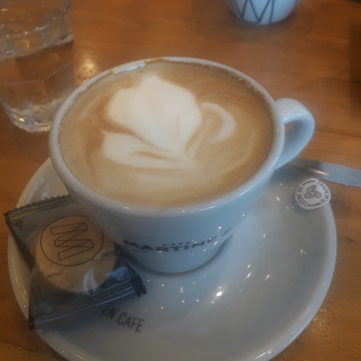 Café con leche de almendras from Café Martínez - Vegan Product Reviews ...