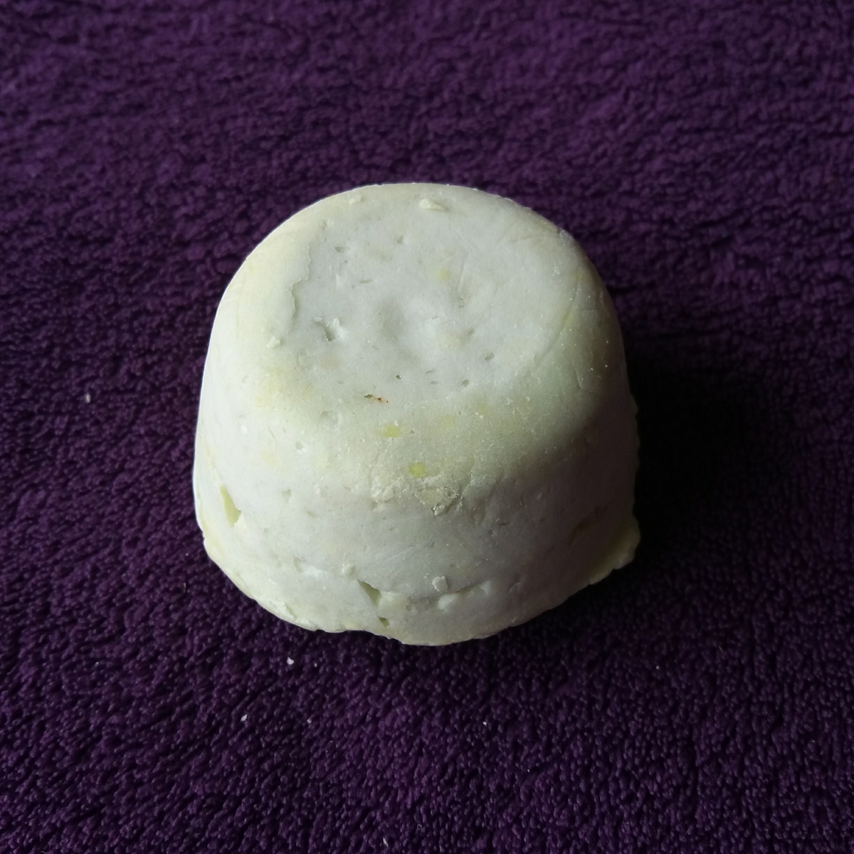 Shampoo sólido de ortiga y naranja from Ailum Cosmética Natural - Vegan ...