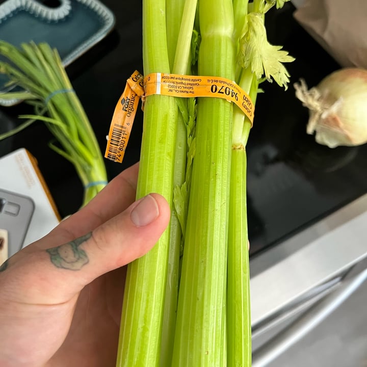 Foxy Organic Celery Hearts Review | abillion