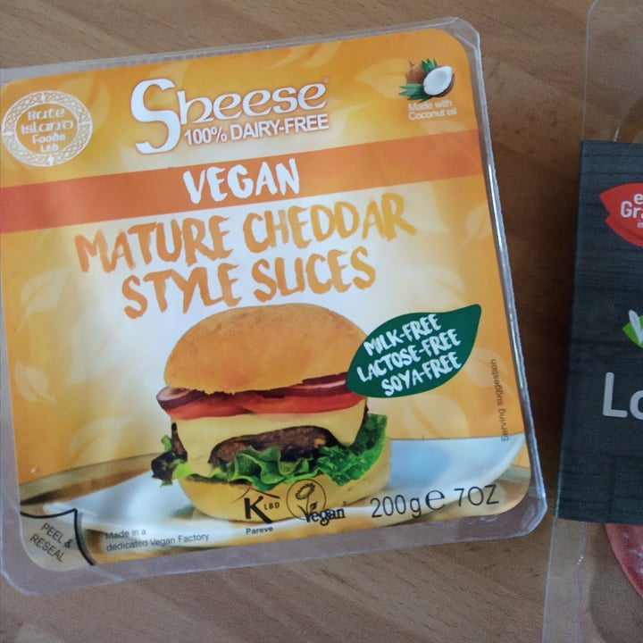 Bute Island Foods Mature Cheddar Style Slices Review | abillion