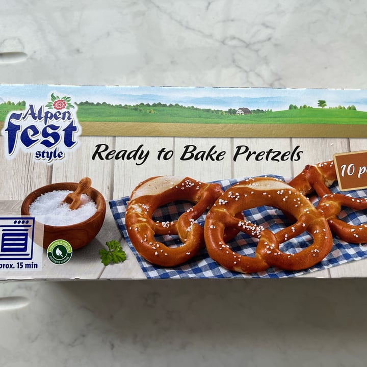 Alpen fest style Pretzels (Frozen) Review | abillion