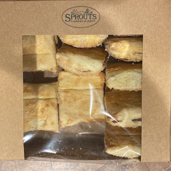 Sprouts Farmers Market Raspberry Strudel Bites Review | abillion