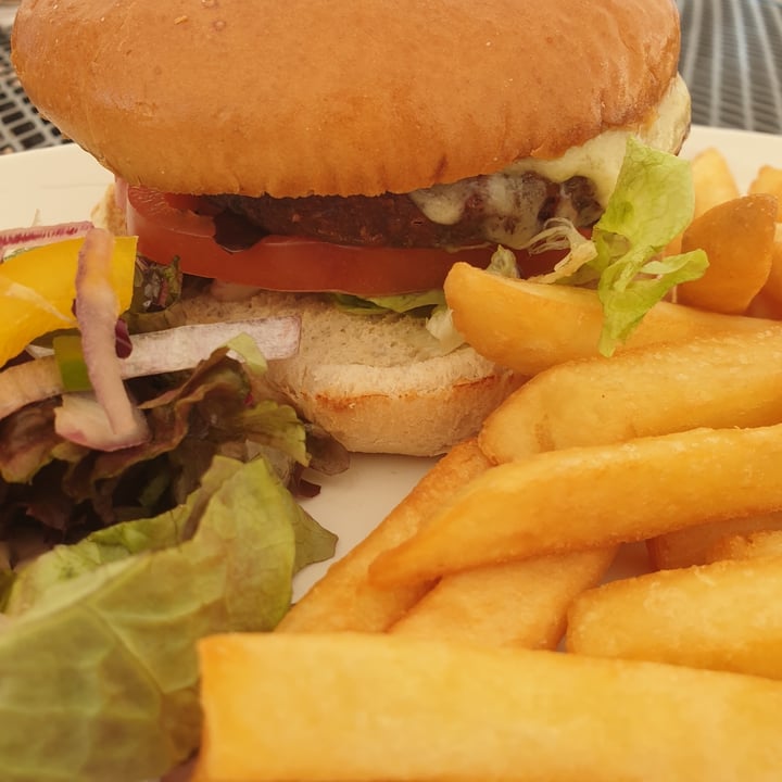 Spider's Web Dyce, United Kingdom Big V burger Review | abillion