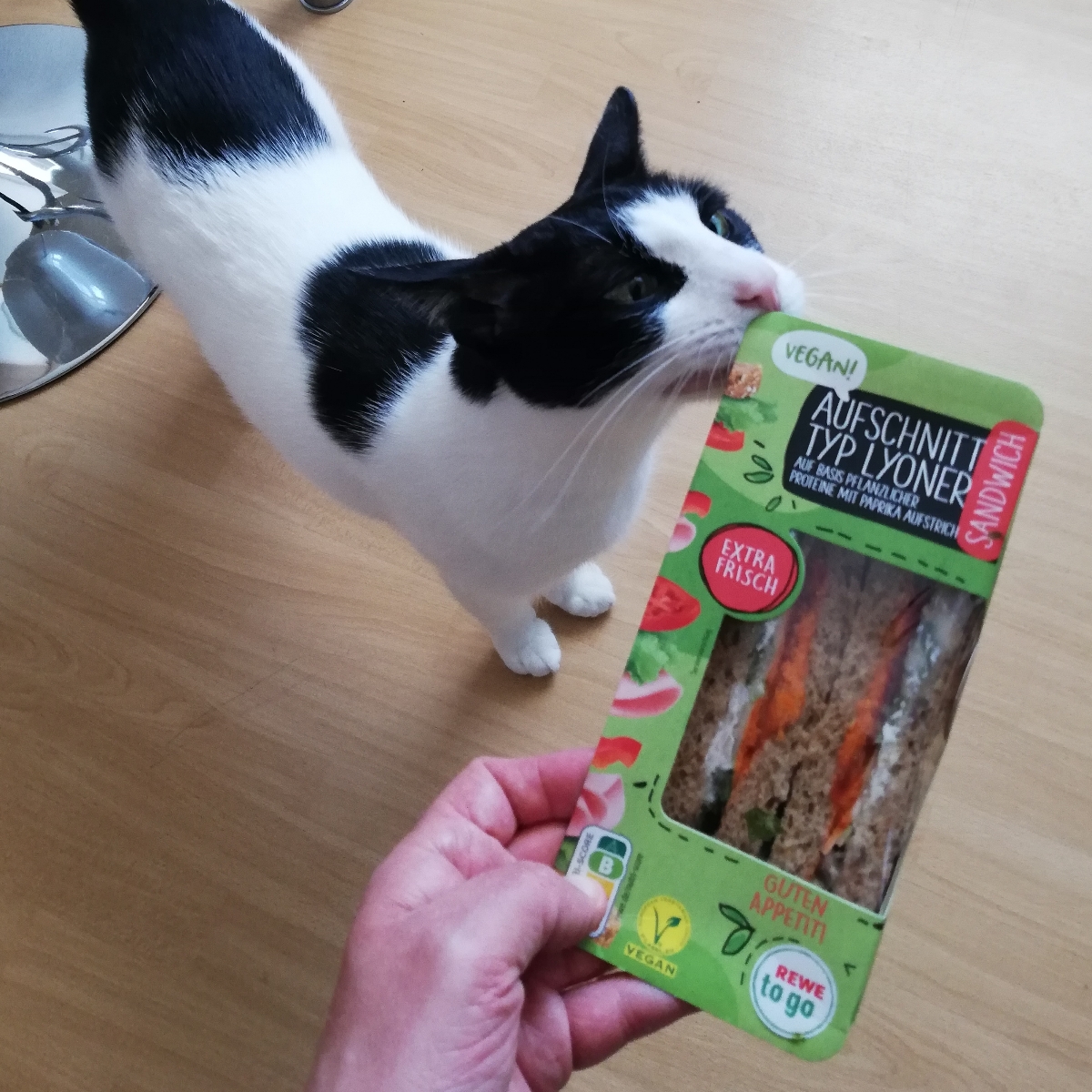 Sandwich Aufschnitt Typ Lyoner from Rewe To Go - Vegan Product Reviews ...