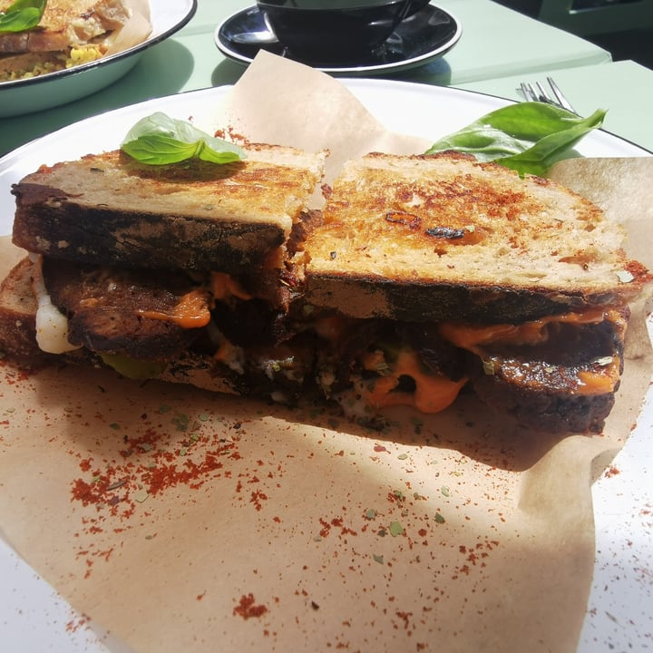 Grumpy & Runt | Little Deli & Donuts Cape Town City Centre, South ...
