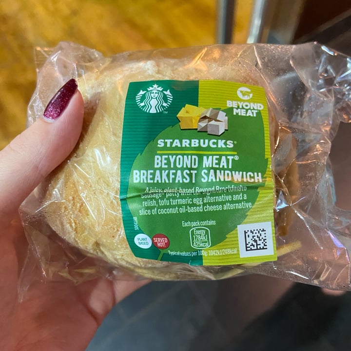 Starbucks Beyond Meat Breakfast Sandwich Review | abillion