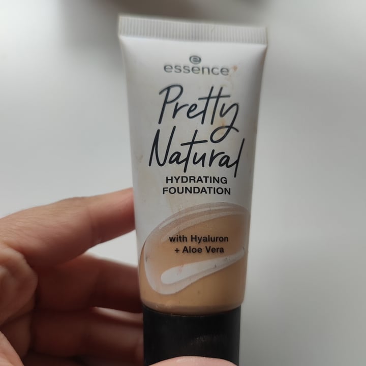 Essence Pretty Natural Hydrating Foundation Review | abillion