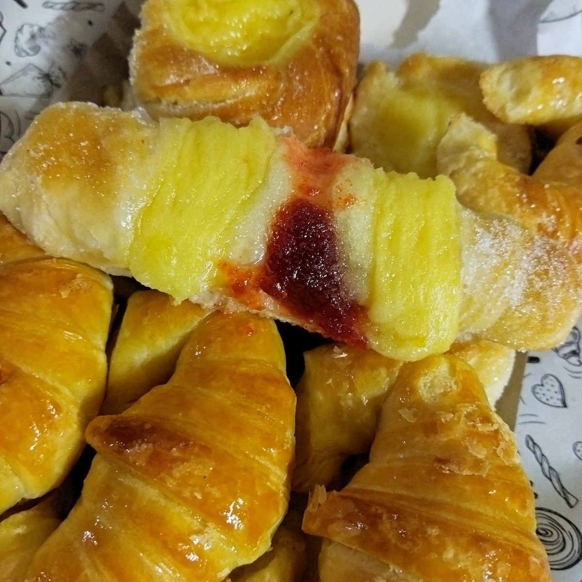 Facturas from Panadería Sweet - Vegan Product Reviews & Ratings | abillion