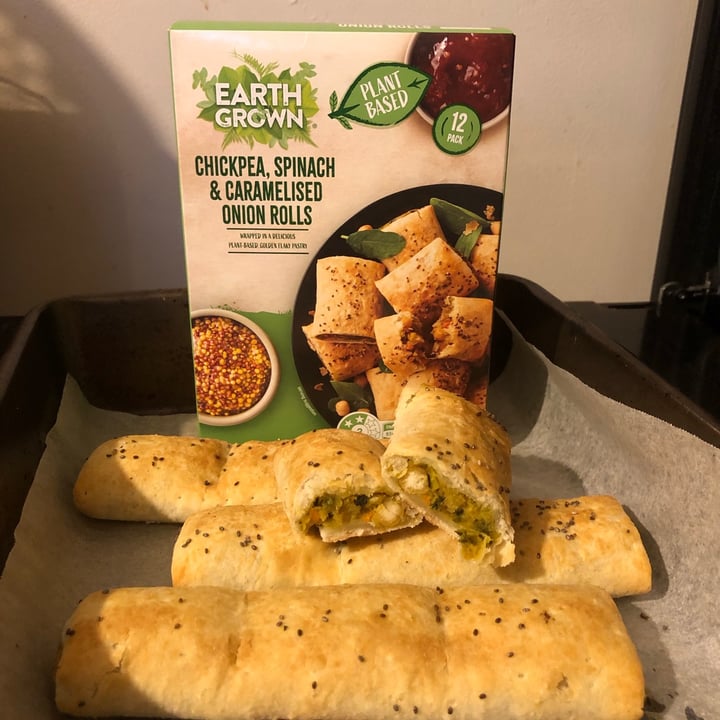 Earth Grown Chickpea, spinach and caramelised onion rolls Review | abillion