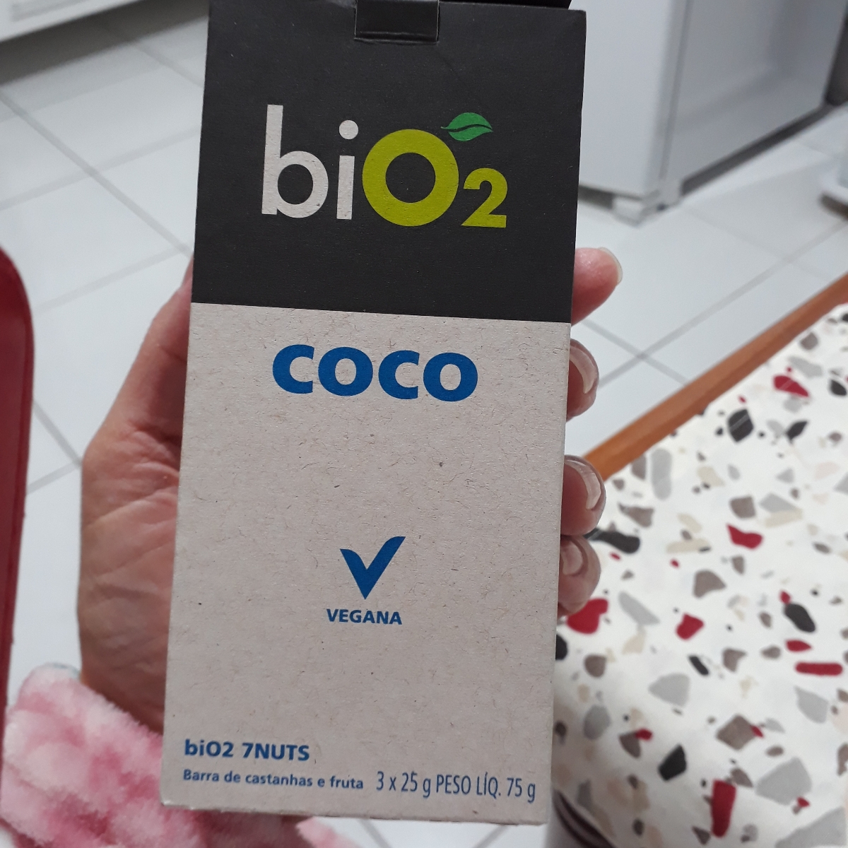 Barra de Coco e Castanhas from biO2 - Vegan Product Reviews & Ratings ...