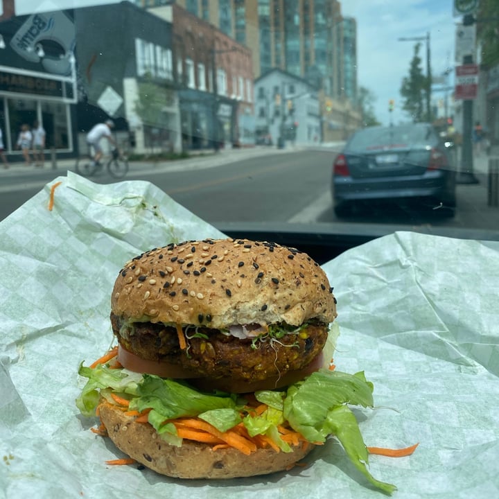 Valiant's Barrie Barrie, Canada California Dreaming Burger Review ...