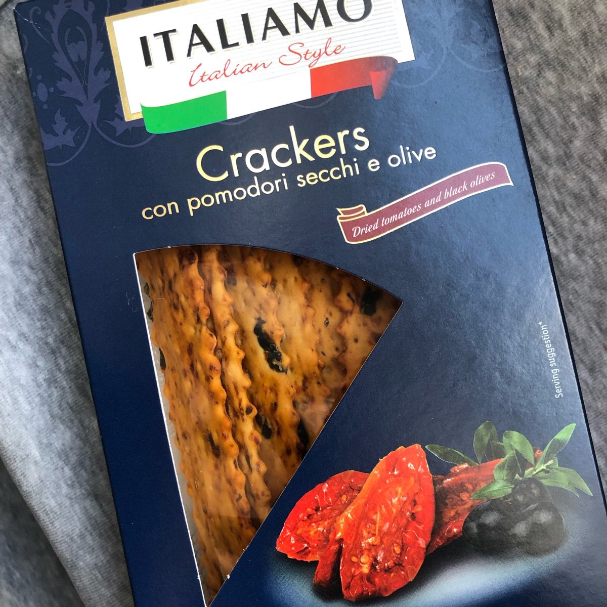 Dried Tomatoes and Black Olive Crackers from Vemondo - Vegan Product ...