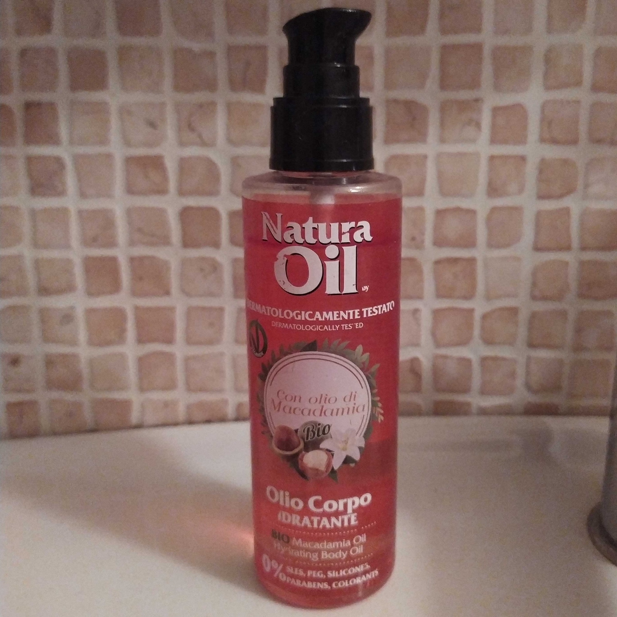 Hydrating Macadamia Body Oil from Natura Oil - Vegan Product Reviews ...