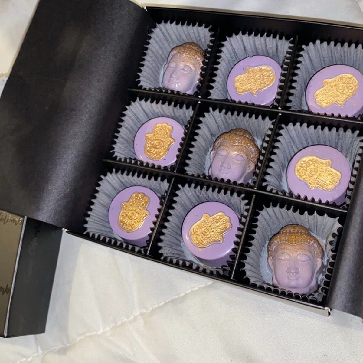 Caja De Bombones from Kella chocolates - Vegan Product Reviews ...