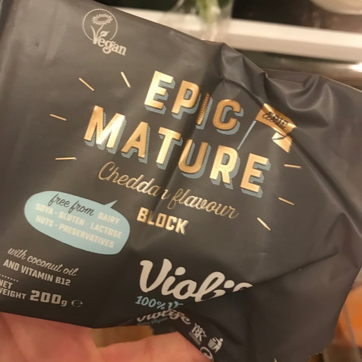 Violife Epic Mature Cheddar Flavour Block Review | abillion