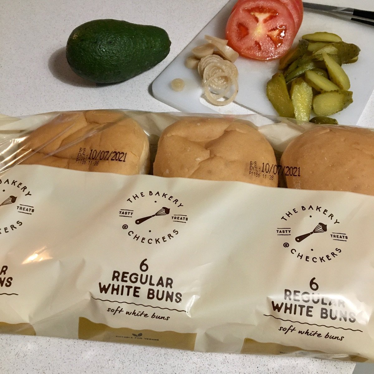 The Bakery @ Checkers Regular White Buns Reviews | abillion