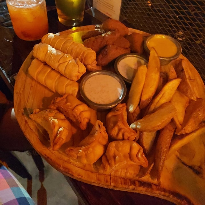 Red Frog Beer House Villa Ballester, Argentina Picada Fiesta Vegana ...