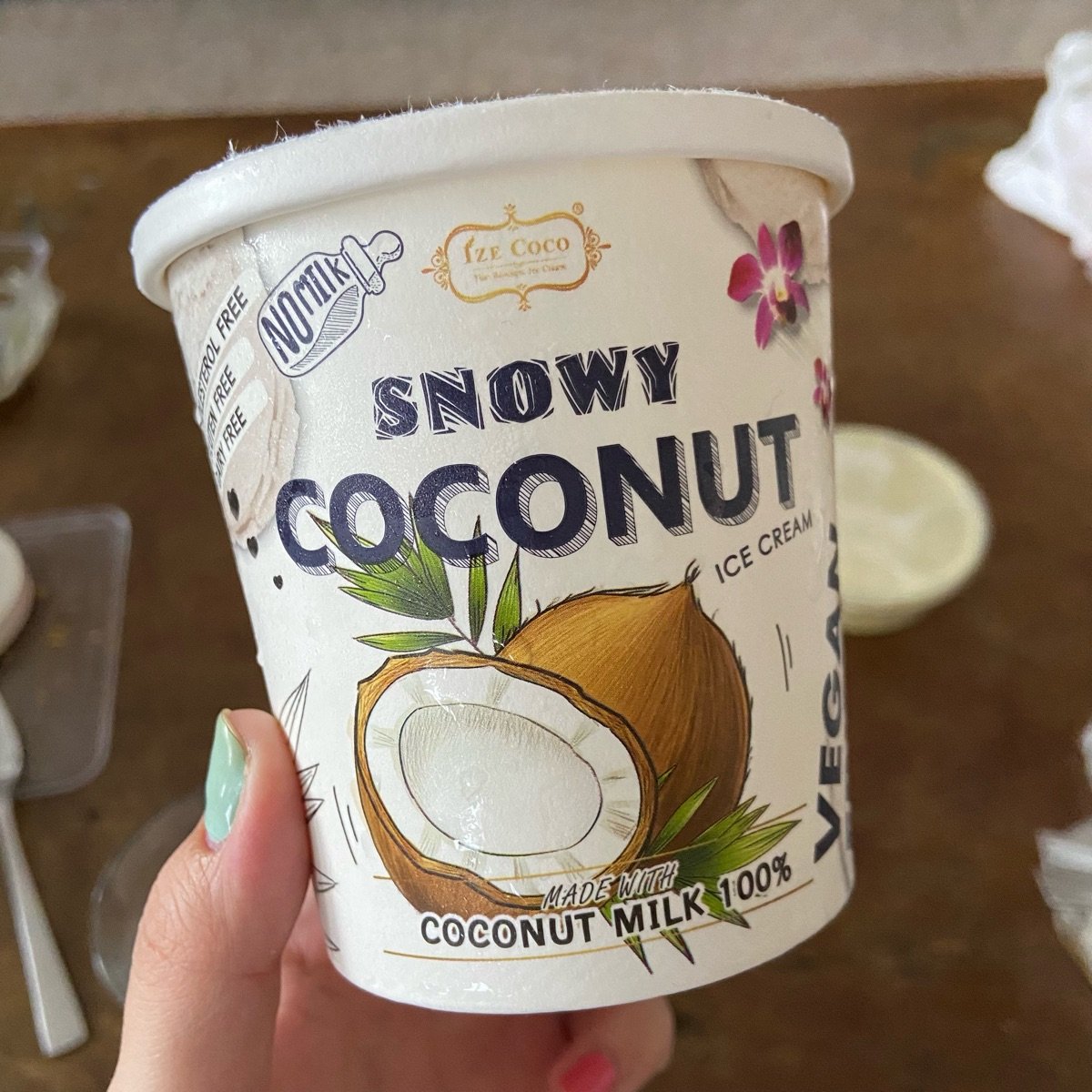 Snowy Coconut from Ize Coco - Vegan Product Reviews & Ratings | abillion
