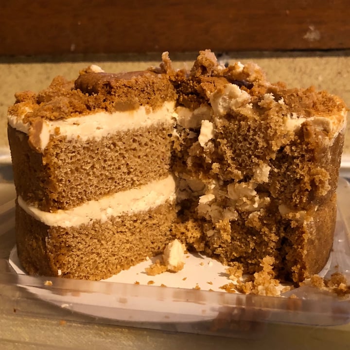 Woolworths (Australia) Vanilla Cake with Lotus Biscoff Review | abillion