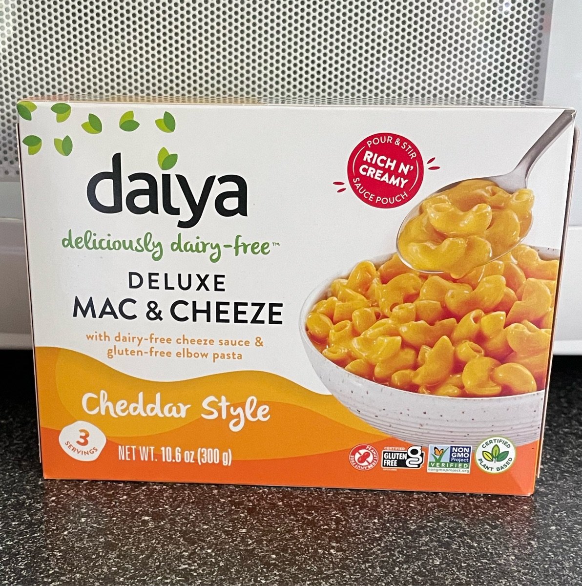 delux mac and cheese cheddar style from Daiya - Vegan Product Reviews ...